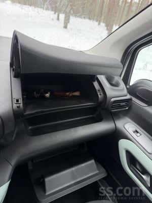 White Citroen Berlingo 2019 in Riga, with an engine capacity of 1.50 L and mileage of 0 thousand km for 7999 €, photo 7 on AUTOMOTO.COM.LV