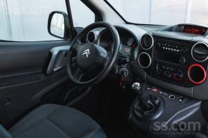 White Citroen Berlingo 2019 in Ventspils, with an engine capacity of 1.60 L and mileage of 199 thousand km for 6450 €, photo 13 on AUTOMOTO.COM.LV