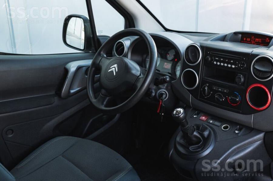 White Citroen Berlingo 2019 in Ventspils, with an engine capacity of 1.60 L and mileage of 199 thousand km for 6450 €, photo 13 on AUTOMOTO.COM.LV