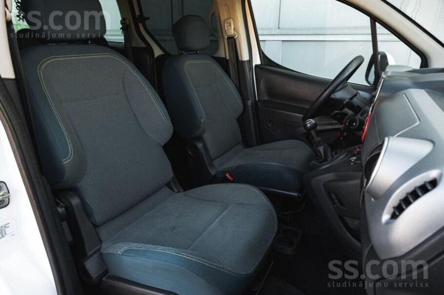 White Citroen Berlingo 2019 in Ventspils, with an engine capacity of 1.60 L and mileage of 199 thousand km for 6450 €, photo 14 on AUTOMOTO.COM.LV