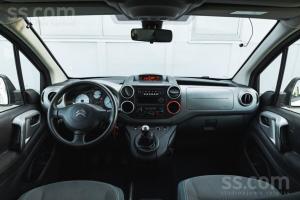White Citroen Berlingo 2019 in Ventspils, with an engine capacity of 1.60 L and mileage of 199 thousand km for 6450 €, photo 15 on AUTOMOTO.COM.LV