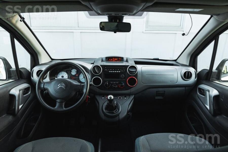 White Citroen Berlingo 2019 in Ventspils, with an engine capacity of 1.60 L and mileage of 199 thousand km for 6450 €, photo 15 on AUTOMOTO.COM.LV