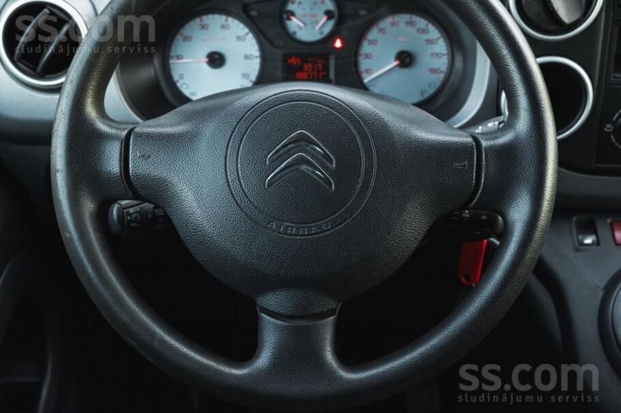 White Citroen Berlingo 2019 in Ventspils, with an engine capacity of 1.60 L and mileage of 199 thousand km for 6450 €, photo 17 on AUTOMOTO.COM.LV