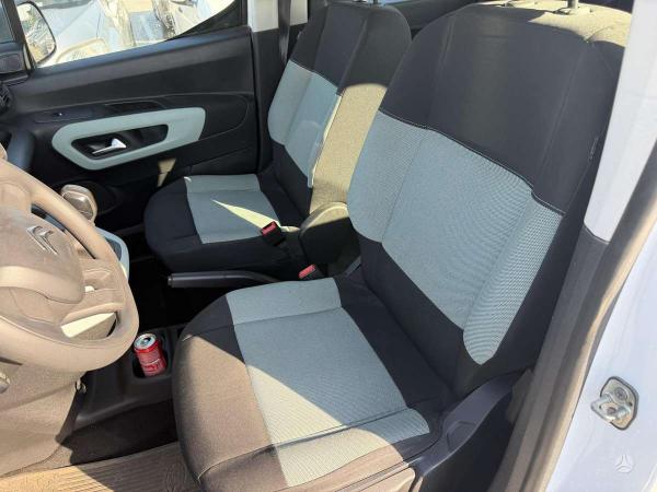 White Citroen Berlingo 2019 in Taurage, with an engine capacity of 1.50 L and mileage of 241 thousand km for 6200 €, photo 6 on AUTOMOTO.COM.LV