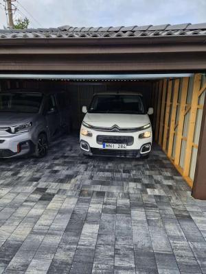 White Citroen Berlingo 2019 in Klaipeda, with an engine capacity of 1.50 L and mileage of 279 thousand km for 7200 €, photo 3 on AUTOMOTO.COM.LV