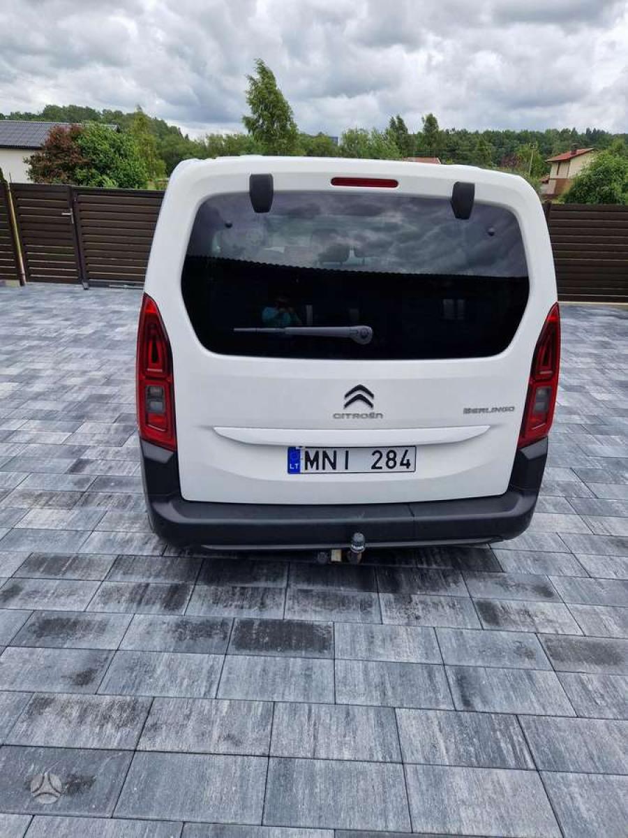 White Citroen Berlingo 2019 in Klaipeda, with an engine capacity of 1.50 L and mileage of 279 thousand km for 7200 €, photo 5 on AUTOMOTO.COM.LV