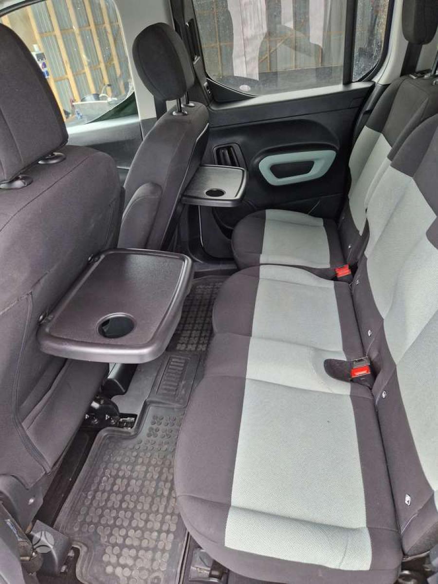 White Citroen Berlingo 2019 in Klaipeda, with an engine capacity of 1.50 L and mileage of 279 thousand km for 7200 €, photo 13 on AUTOMOTO.COM.LV