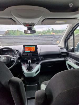 White Citroen Berlingo 2019 in Klaipeda, with an engine capacity of 1.50 L and mileage of 279 thousand km for 7200 €, photo 16 on AUTOMOTO.COM.LV