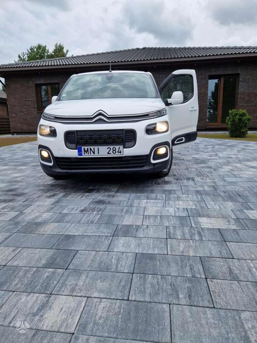 White Citroen Berlingo 2019 in Klaipeda, with an engine capacity of 1.50 L and mileage of 279 thousand km for 7200 €, photo 19 on AUTOMOTO.COM.LV
