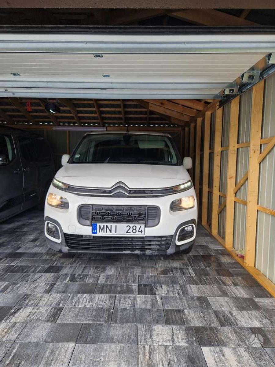 White Citroen Berlingo 2019 in Klaipeda, with an engine capacity of 1.50 L and mileage of 279 thousand km for 7200 €, photo 21 on AUTOMOTO.COM.LV