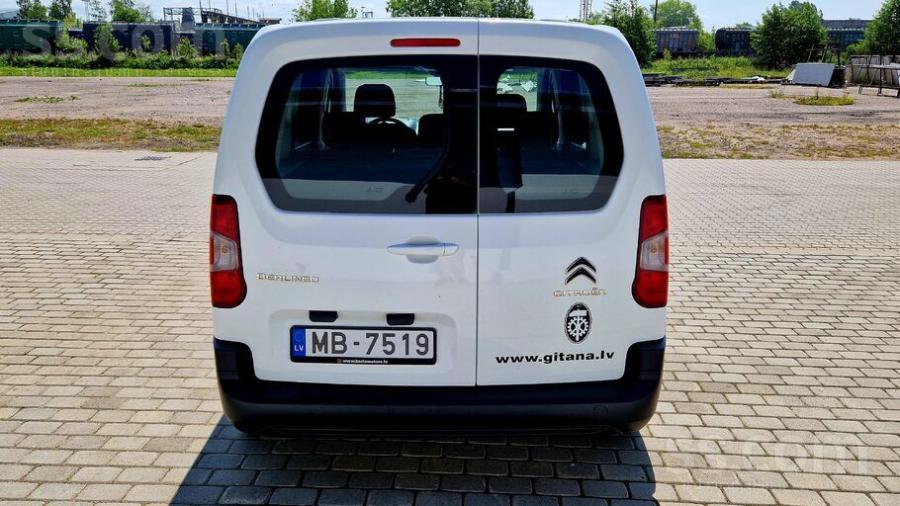 White Citroen Berlingo 2019 in Liepaja, with an engine capacity of 1.20 L and mileage of 220 thousand km for 6200 €, photo 5 on AUTOMOTO.COM.LV