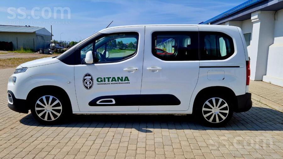 White Citroen Berlingo 2019 in Liepaja, with an engine capacity of 1.20 L and mileage of 220 thousand km for 6200 €, photo 6 on AUTOMOTO.COM.LV