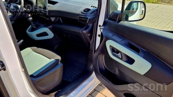 Balts Citroen Berlingo 2019 Liepāja, ar dzinēja tilpumu 1.20 L un nobraukumu 220 tūkst. km par 6200 €, foto 9 vietnē AUTOMOTO.COM.LV