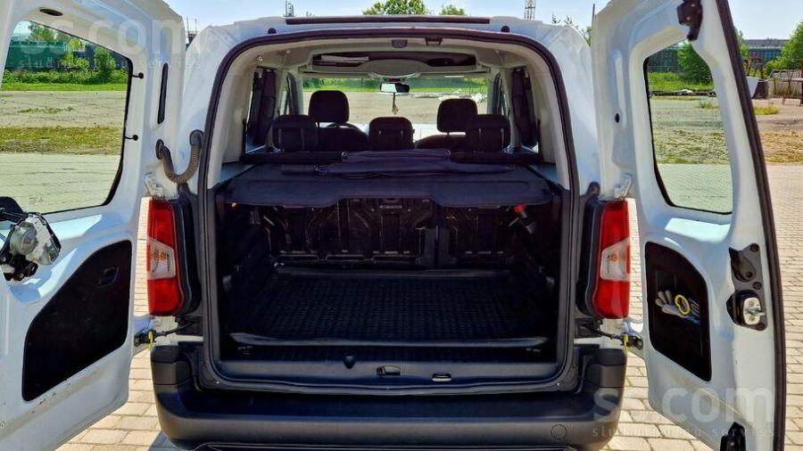 White Citroen Berlingo 2019 in Liepaja, with an engine capacity of 1.20 L and mileage of 220 thousand km for 6200 €, photo 13 on AUTOMOTO.COM.LV