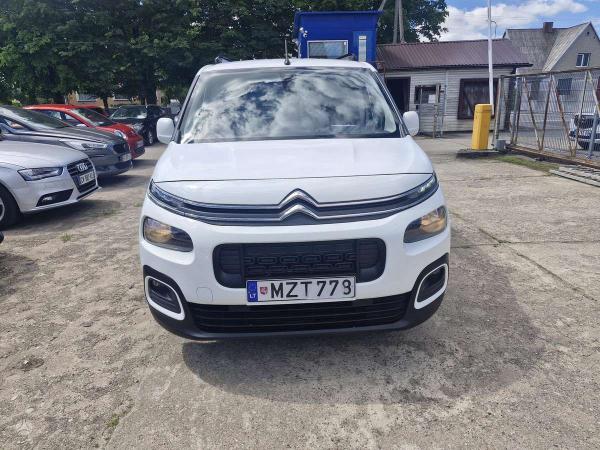 White Citroen Berlingo 2019 in Taurage, with an engine capacity of 1.50 L and mileage of 138 thousand km for 8500 €, photo 1 on AUTOMOTO.COM.LV