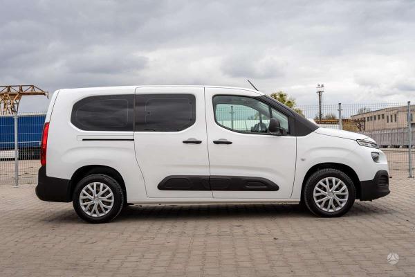 Ситроен Берлинго 2019 в Каунас на AUTOMOTO.COM.LV Белый Ситроен Берлинго 2019 в Каунас, объемом двигателя 1.20 л и пробегом 121 тыс. км за 9559 €, фото 7 на AUTOMOTO.COM.LV