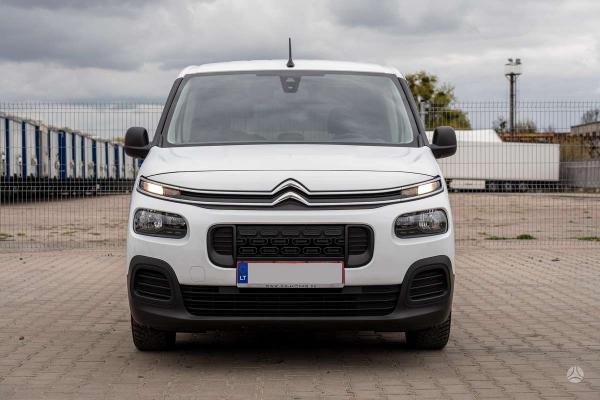 Ситроен Берлинго 2019 в Каунас на AUTOMOTO.COM.LV Белый Ситроен Берлинго 2019 в Каунас, объемом двигателя 1.20 л и пробегом 121 тыс. км за 9559 €, фото 8 на AUTOMOTO.COM.LV