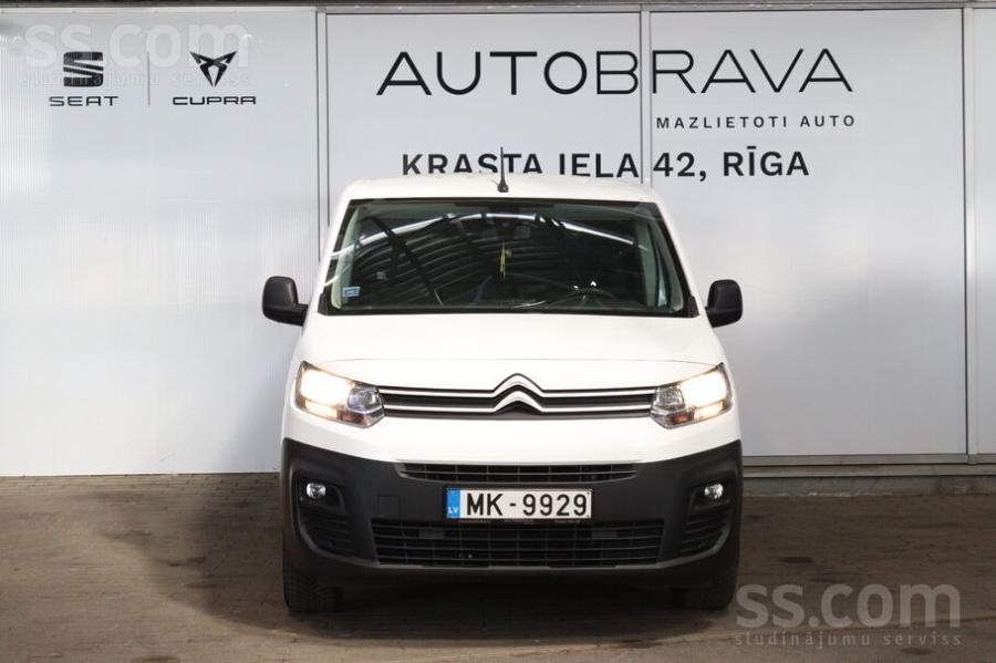 White Citroen Berlingo 2020 in Riga, with an engine capacity of 1.50 L and mileage of 110 thousand km for 7300 €, photo 2 on AUTOMOTO.COM.LV