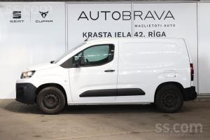 White Citroen Berlingo 2020 in Riga, with an engine capacity of 1.50 L and mileage of 110 thousand km for 7300 €, photo 4 on AUTOMOTO.COM.LV
