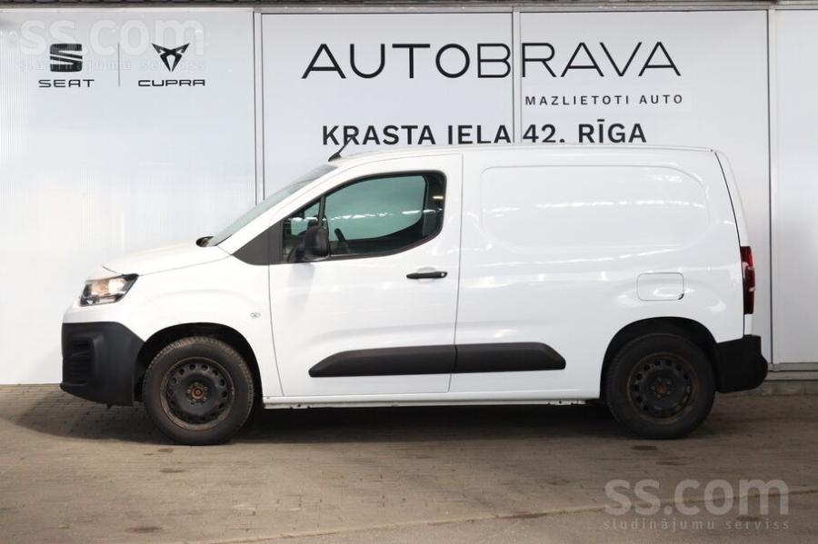 White Citroen Berlingo 2020 in Riga, with an engine capacity of 1.50 L and mileage of 110 thousand km for 7300 €, photo 4 on AUTOMOTO.COM.LV