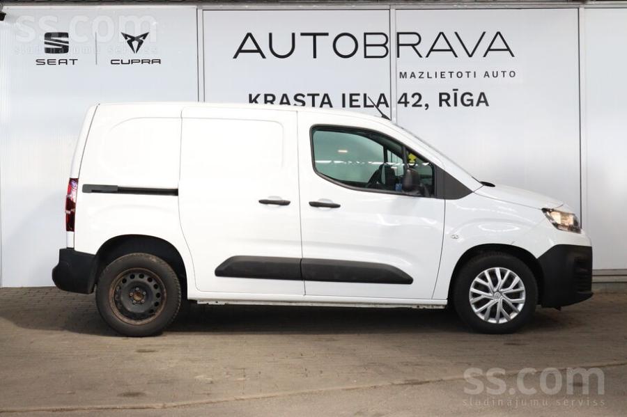 White Citroen Berlingo 2020 in Riga, with an engine capacity of 1.50 L and mileage of 110 thousand km for 7300 €, photo 5 on AUTOMOTO.COM.LV