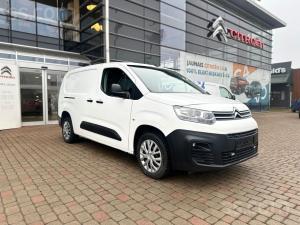 White Citroen Berlingo 2020 in Riga, with an engine capacity of 1.50 L and mileage of 204 thousand km for 7700 €, photo 3 on AUTOMOTO.COM.LV