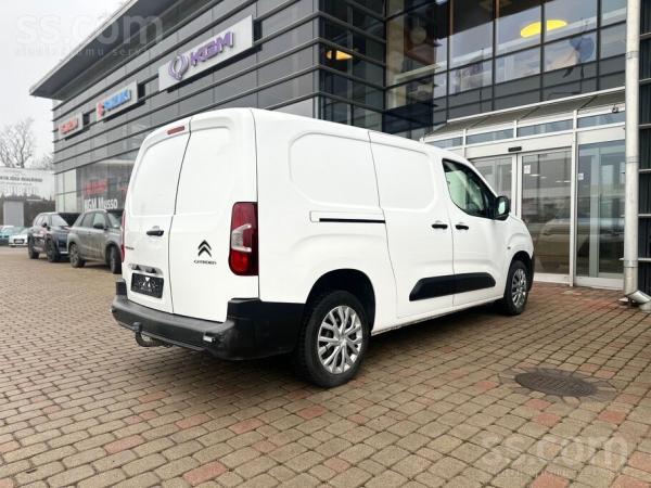 White Citroen Berlingo 2020 in Riga, with an engine capacity of 1.50 L and mileage of 204 thousand km for 7700 €, photo 4 on AUTOMOTO.COM.LV