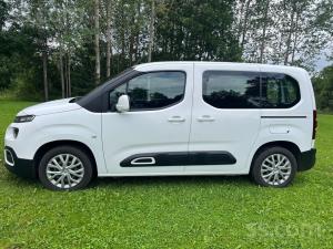 White Citroen Berlingo 2020 in Valmiera, with an engine capacity of 1.50 L and mileage of 145 thousand km for 9995 €, photo  on AUTOMOTO.COM.LV