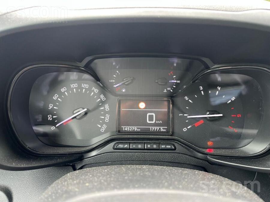 White Citroen Berlingo 2020 in Valmiera, with an engine capacity of 1.50 L and mileage of 145 thousand km for 9995 €, photo 3 on AUTOMOTO.COM.LV