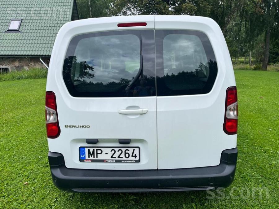 White Citroen Berlingo 2020 in Valmiera, with an engine capacity of 1.50 L and mileage of 145 thousand km for 9995 €, photo 4 on AUTOMOTO.COM.LV