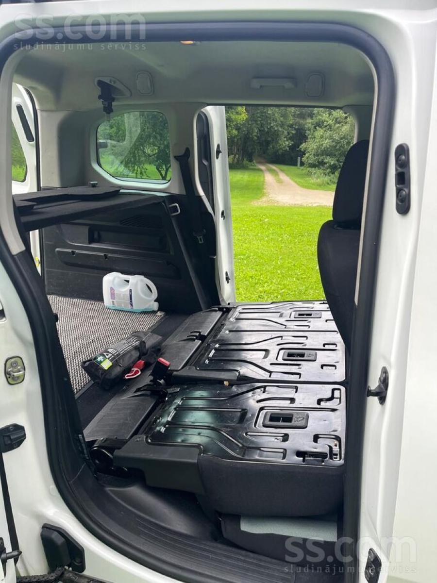 White Citroen Berlingo 2020 in Valmiera, with an engine capacity of 1.50 L and mileage of 145 thousand km for 9995 €, photo 9 on AUTOMOTO.COM.LV