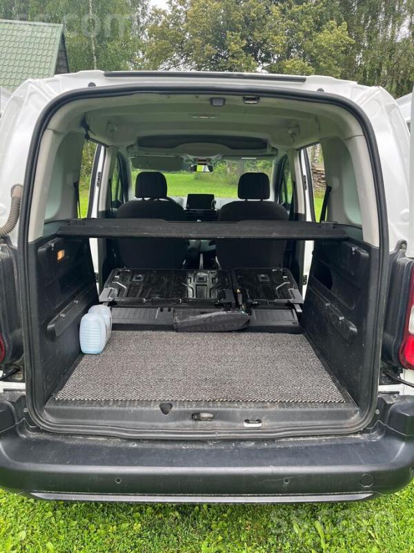 White Citroen Berlingo 2020 in Valmiera, with an engine capacity of 1.50 L and mileage of 145 thousand km for 9995 €, photo 9 on AUTOMOTO.COM.LV