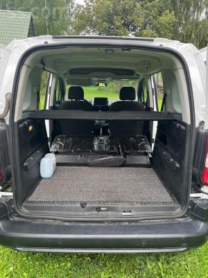 White Citroen Berlingo 2020 in Valmiera, with an engine capacity of 1.50 L and mileage of 145 thousand km for 9995 €, photo 10 on AUTOMOTO.COM.LV