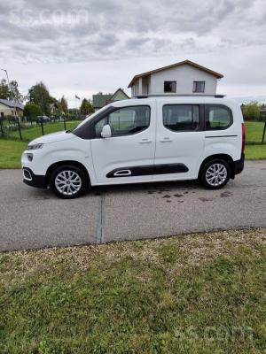 Balts Citroen Berlingo 2020 Rīga, ar dzinēja tilpumu 1.20 L un nobraukumu 132 tūkst. km par 10500 €, foto 3 vietnē AUTOMOTO.COM.LV