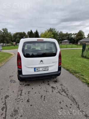 Balts Citroen Berlingo 2020 Rīga, ar dzinēja tilpumu 1.20 L un nobraukumu 132 tūkst. km par 10500 €, foto 5 vietnē AUTOMOTO.COM.LV