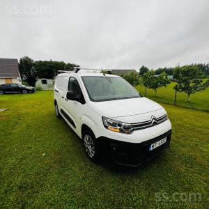 White Citroen Berlingo 2021 in Riga, with an engine capacity of 1.50 L and mileage of 175 thousand km for 9500 €, photo  on AUTOMOTO.COM.LV