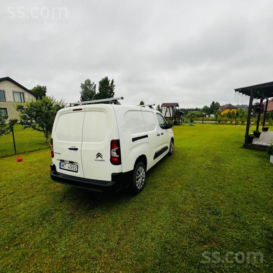 White Citroen Berlingo 2021 in Riga, with an engine capacity of 1.50 L and mileage of 175 thousand km for 9500 €, photo 6 on AUTOMOTO.COM.LV