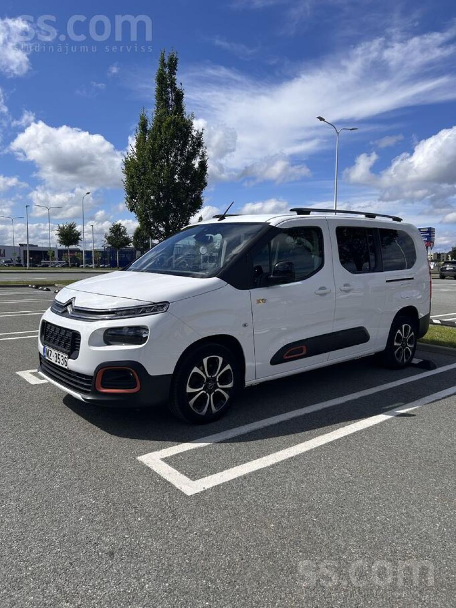 Balts Citroen Berlingo 2021 Rīga, ar dzinēja tilpumu 1.20 L un nobraukumu 80 tūkst. km par 14900 €, foto 1 vietnē AUTOMOTO.COM.LV