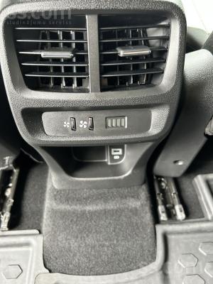 Balts Citroen Berlingo 2021 Rīga, ar dzinēja tilpumu 1.20 L un nobraukumu 80 tūkst. km par 14900 €, foto 13 vietnē AUTOMOTO.COM.LV