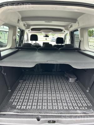 Balts Citroen Berlingo 2021 Rīga, ar dzinēja tilpumu 1.20 L un nobraukumu 80 tūkst. km par 14900 €, foto 14 vietnē AUTOMOTO.COM.LV