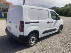 Balts Citroen Berlingo 2021 Pakruojis, ar dzinēja tilpumu 1.20 L un nobraukumu 237 tūkst. km par 5800 €, foto 4 vietnē AUTOMOTO.COM.LV