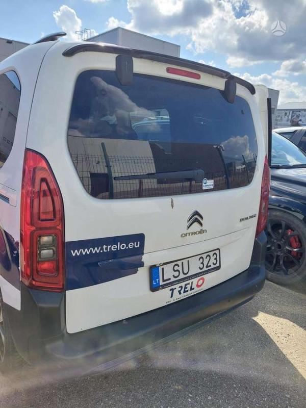 White Citroen Berlingo 2021 in Kaunas, with an engine capacity of 1.50 L and mileage of 298 thousand km for 8500 €, photo 5 on AUTOMOTO.COM.LV