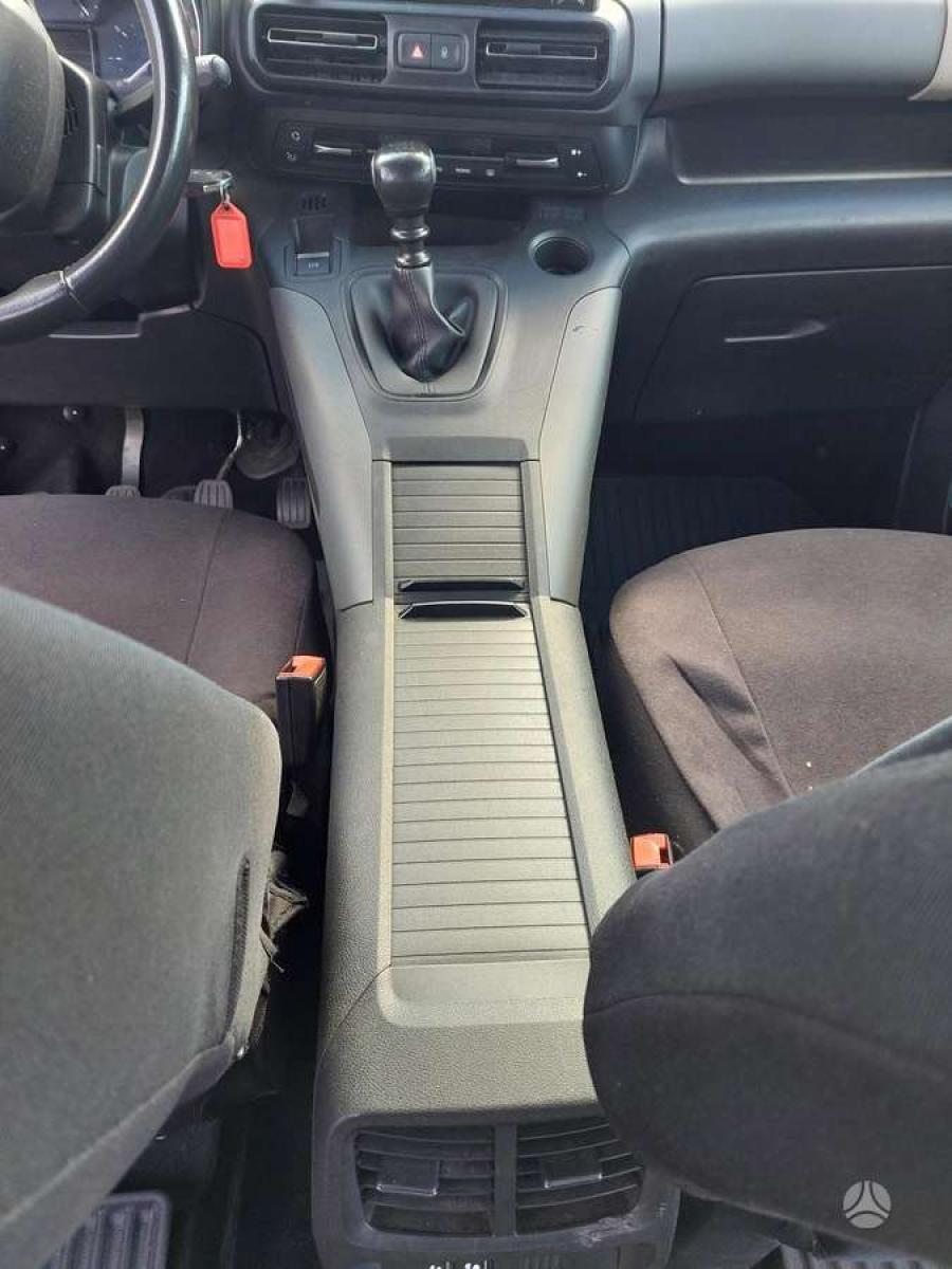 Balts Citroen Berlingo 2021 Kauņa, ar dzinēja tilpumu 1.50 L un nobraukumu 298 tūkst. km par 8500 €, foto 7 vietnē AUTOMOTO.COM.LV