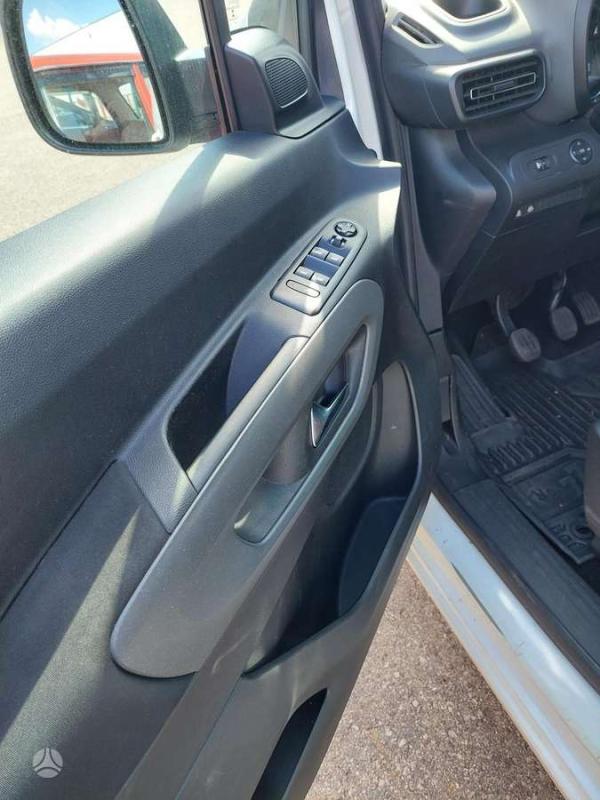 White Citroen Berlingo 2021 in Kaunas, with an engine capacity of 1.50 L and mileage of 298 thousand km for 8500 €, photo 10 on AUTOMOTO.COM.LV