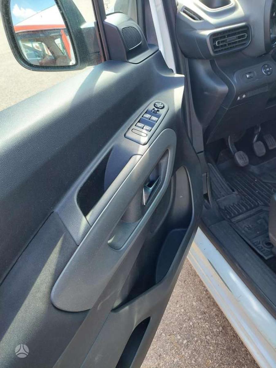 Balts Citroen Berlingo 2021 Kauņa, ar dzinēja tilpumu 1.50 L un nobraukumu 298 tūkst. km par 8500 €, foto 10 vietnē AUTOMOTO.COM.LV