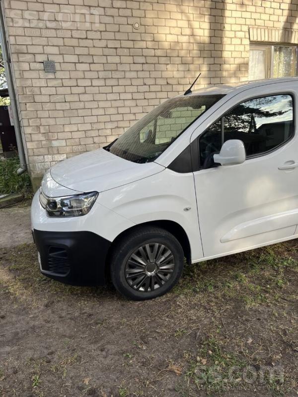 Balts Citroen Berlingo 2021 Rīga, ar dzinēja tilpumu 1.50 L un nobraukumu 66 tūkst. km par 10900 €, foto 3 vietnē AUTOMOTO.COM.LV