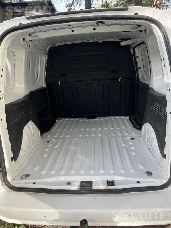 Balts Citroen Berlingo 2021 Rīga, ar dzinēja tilpumu 1.50 L un nobraukumu 66 tūkst. km par 10900 €, foto 9 vietnē AUTOMOTO.COM.LV