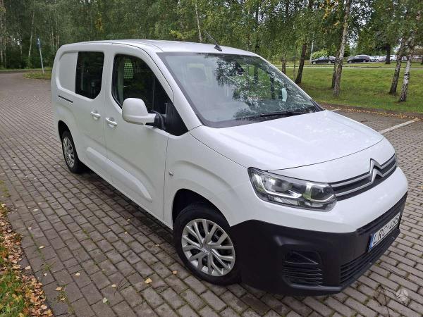 Citroen Berlingo 2021 Panevēža vietnē Balts Citroen Berlingo 2021 Panevēža, ar dzinēja tilpumu 1.50 L un nobraukumu 250 tūkst. km par 10285 €, foto 3 vietnē AUTOMOTO.COM.LV