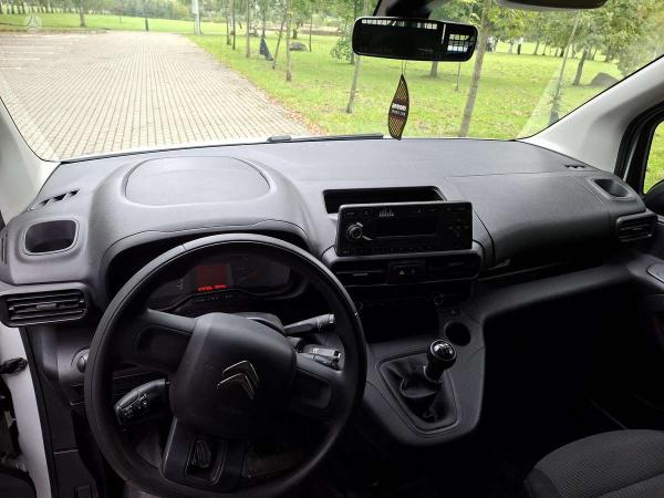Citroen Berlingo 2021 Panevēža vietnē Balts Citroen Berlingo 2021 Panevēža, ar dzinēja tilpumu 1.50 L un nobraukumu 250 tūkst. km par 10285 €, foto 10 vietnē AUTOMOTO.COM.LV