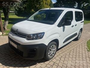 Balts Citroen Berlingo 2022 Valmiera, ar dzinēja tilpumu 1.50 L un nobraukumu 118 tūkst. km par 13800 €, foto 3 vietnē AUTOMOTO.COM.LV
